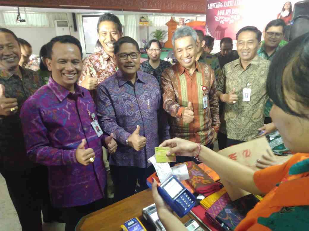 Bank BPD Bali Luncurkan Kartu ATM Debet - Pos Bali
