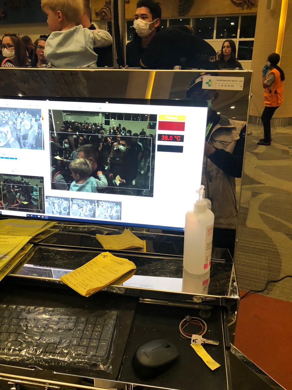 Begini Proses Pemeriksaan Thermal Scanner di Bandara - Pos Bali