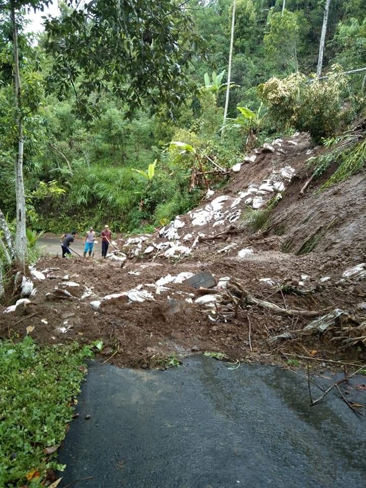DPT Jembatan Penghubung Desa Pinggan-Siakin Ambrol - Pos Bali